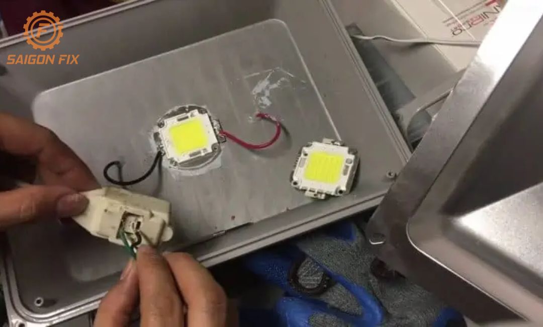 Dịch vụ sửa đèn led tại nhà - Thợ sửa đèn led giá rẻ TPHCM