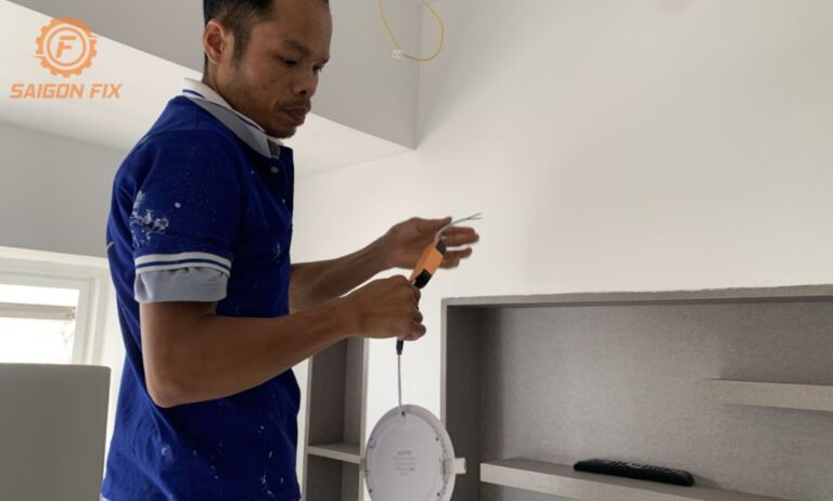 Thay đèn âm trần thạch cao - Nhanh chóng, giá rẻ